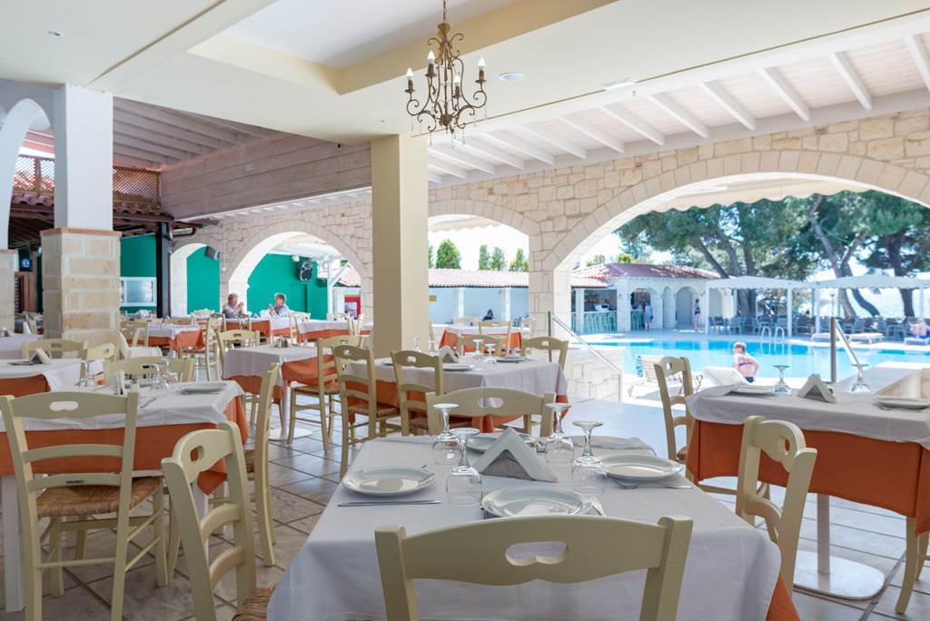Portes Beach Hotel - Potidea hotels | Jet2holidays