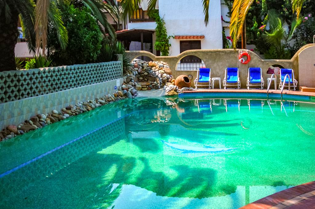 Pella House Studios & Apartments - Pefkohori hotels | Jet2holidays