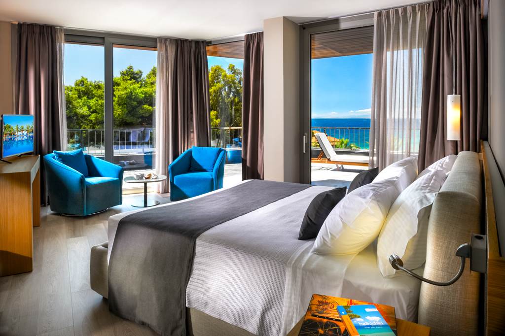 Blue Dolphin Hotel - Metamorfosi hotels | Jet2holidays