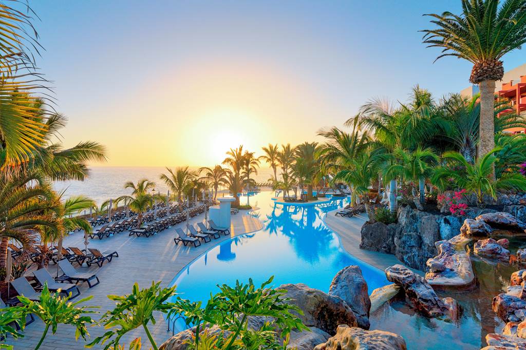 Adrian Hoteles Roca Nivaria Gran Hotel - Playa Paraiso hotels ...