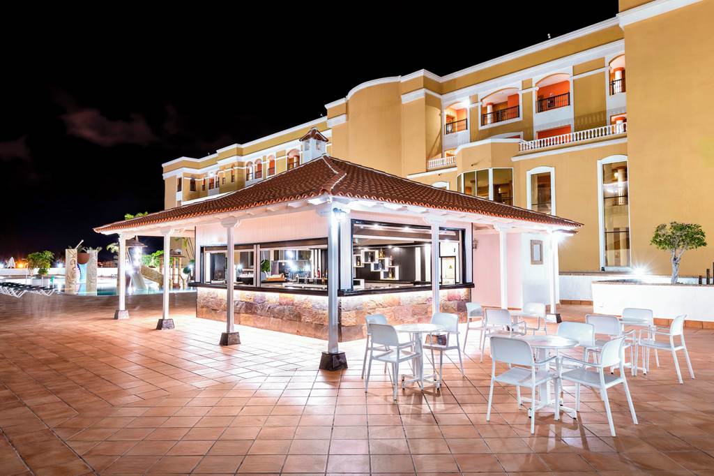 Chatur Playa Real Resort & Siam Park Waterpark - Costa Adeje hotels ...