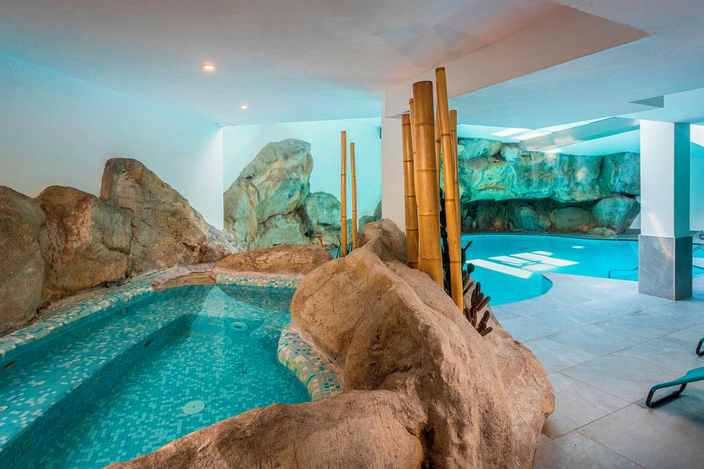 Hotel Continental Nago - Nago hotels | Jet2holidays