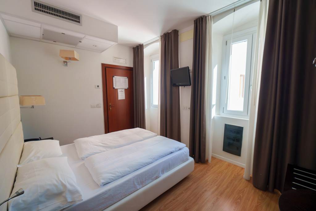 Geier Hotel - Torbole Sul Garda hotels | Jet2holidays