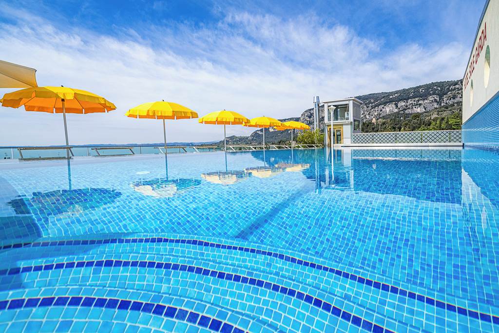Sky Pool Hotel Sole - Garda hotels | Jet2holidays
