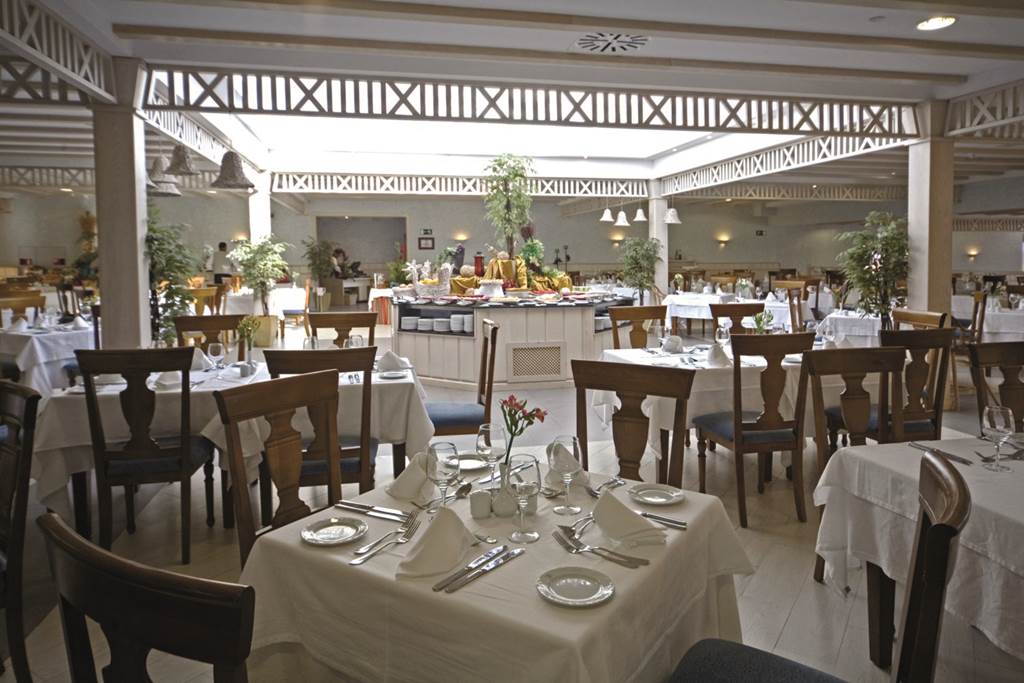 Gran Castillo Tagoro - Playa Blanca hotels | Jet2holidays